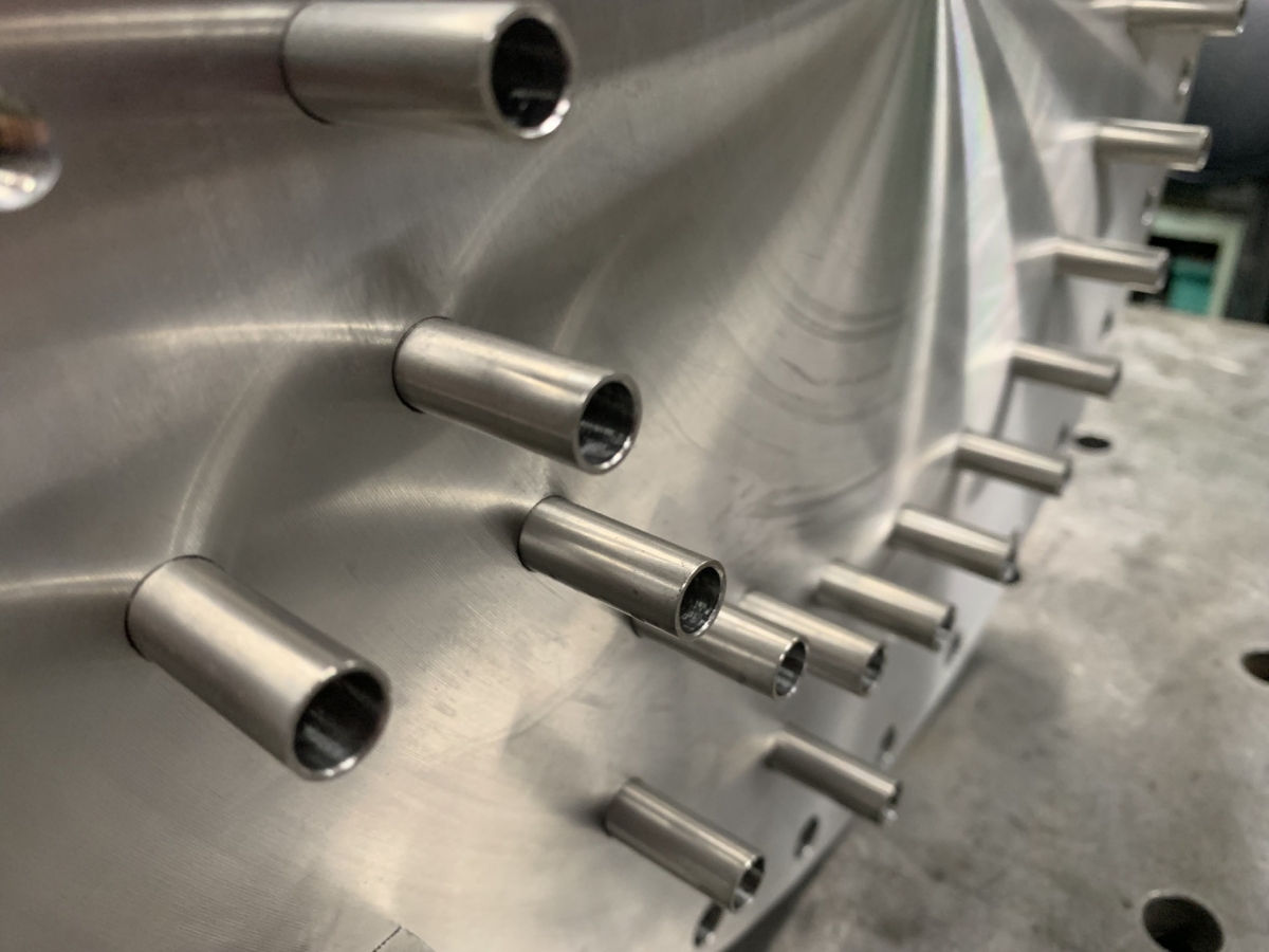 フランジにBA管の溶接 - 電装精機株式会社